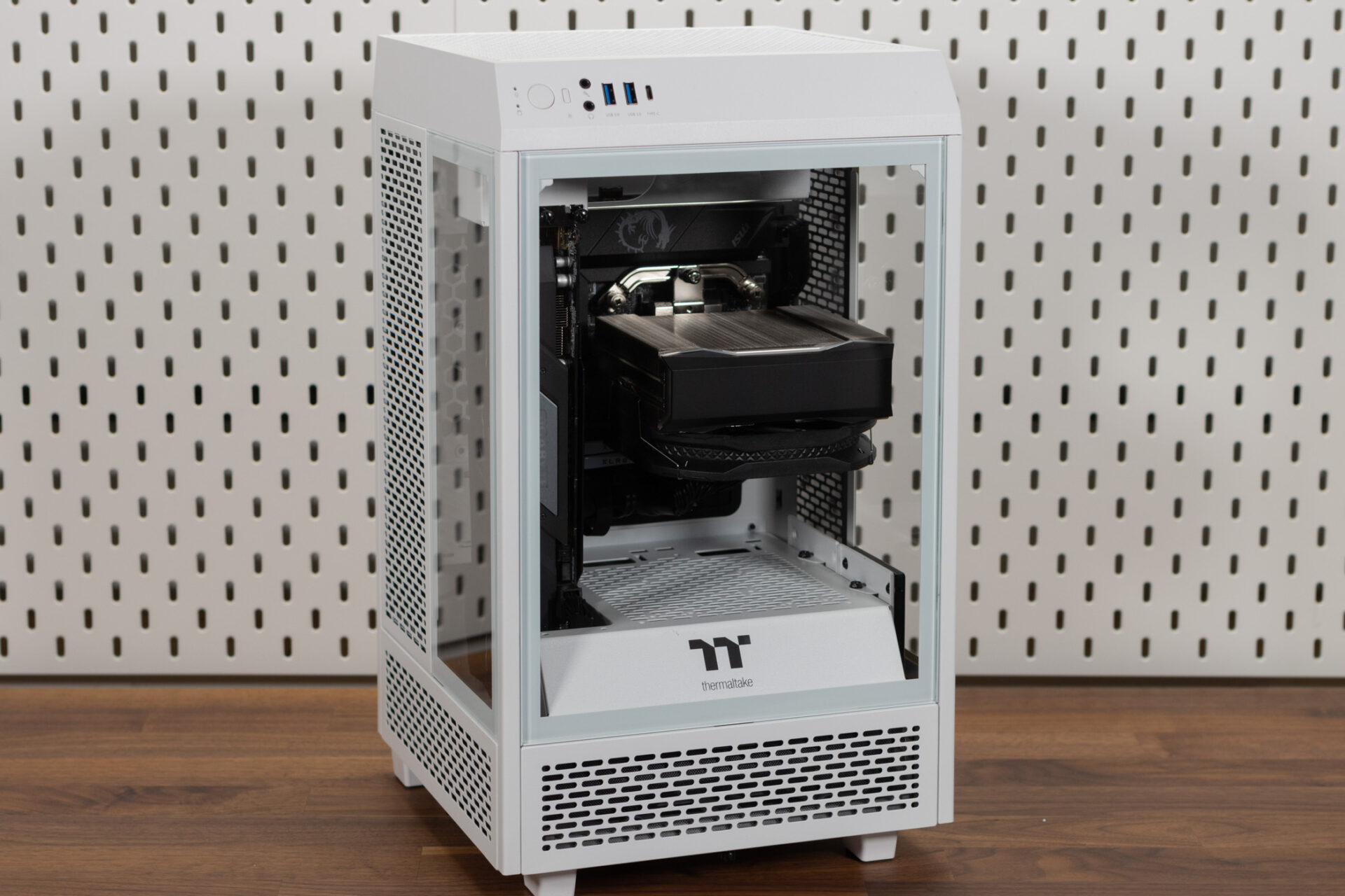 Thermaltake The Tower 100